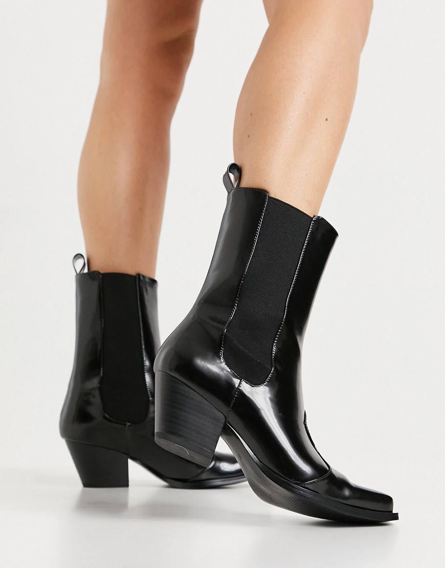 Monki - Lexi - Stivaletti stile western in pelle sintetica nera con ...