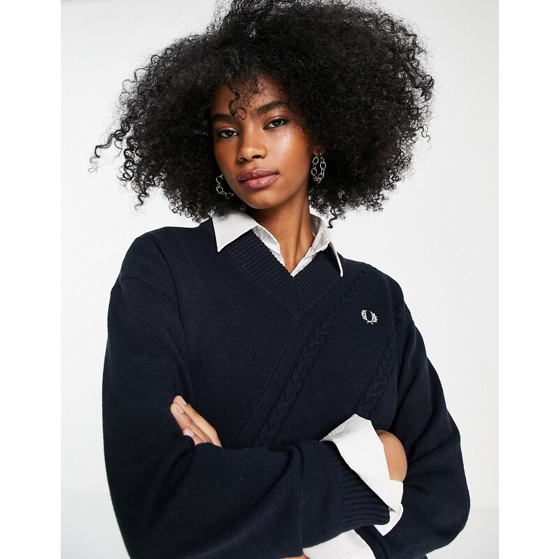 Fred Perry - Maglione blu navy con scollo a V e logo a ghirlanda-Rosso ...