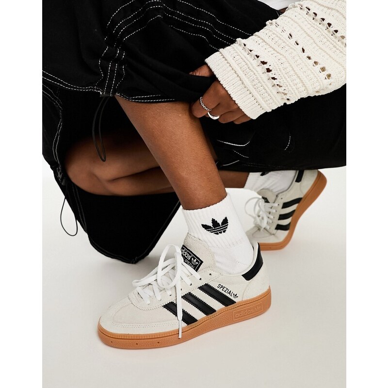 adidas Originals - Handball Spezial - Sneakers crema e nere con suola ...
