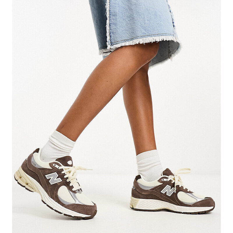 New Balance - 2002R - Sneakers marroni - In esclusiva per ASOS-Marrone ...